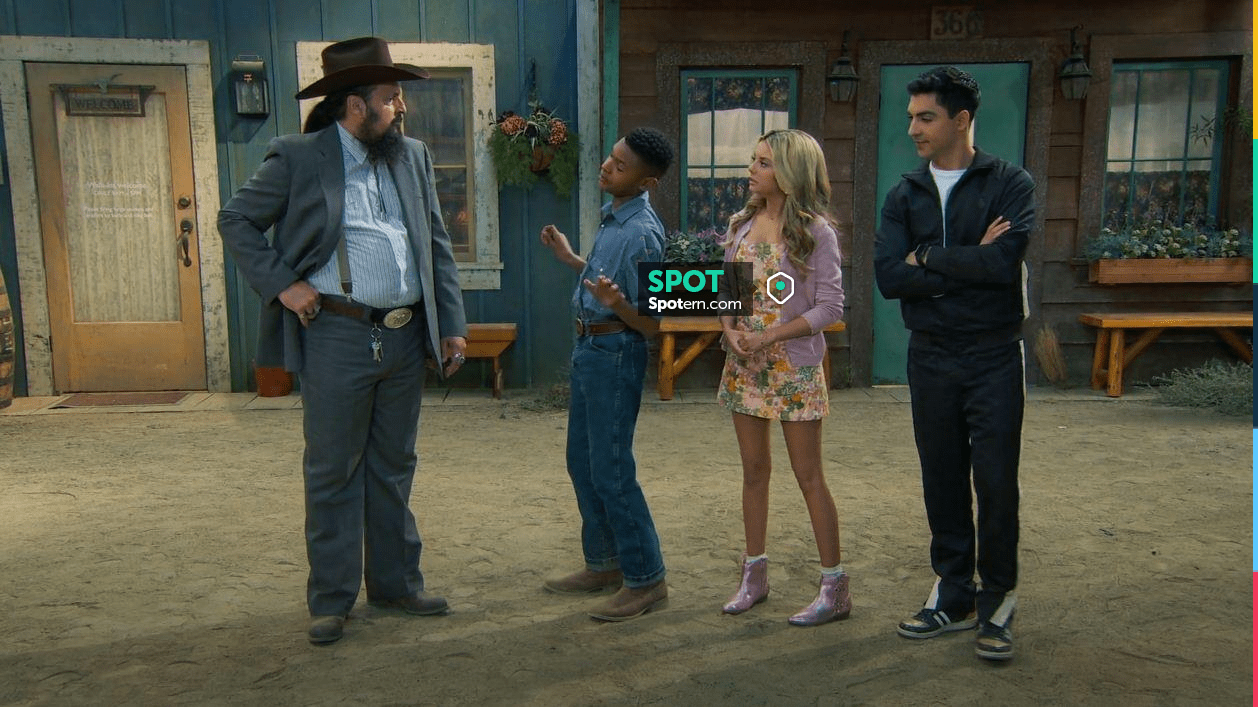 Mango Floral Print Jumpsuit worn by Destiny Baker (Mallory James ...