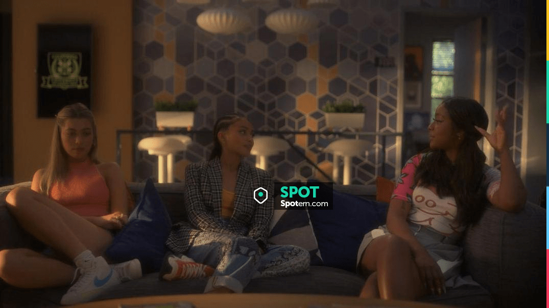 L’Agence Diana Skinny Lapel Blazer porté par Kiela Hall (Daniella ...