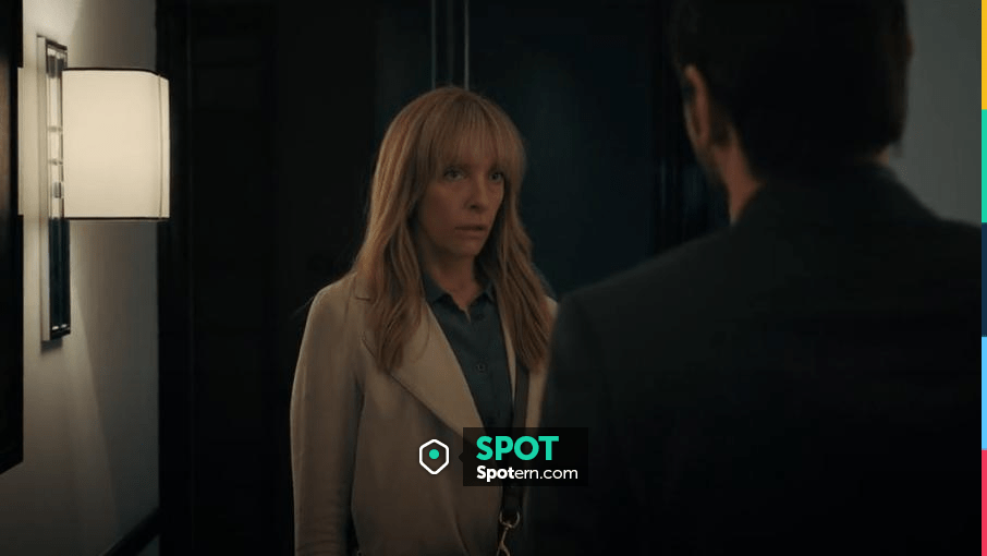 Ann Taylor Mo­to Jack­et worn by Laura Oliver (Toni Collette) as seen ...