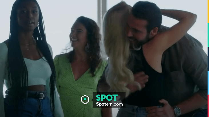 Dazie Cindy Lou Robe enveloppante portée par Abigail Harley vue dans ...