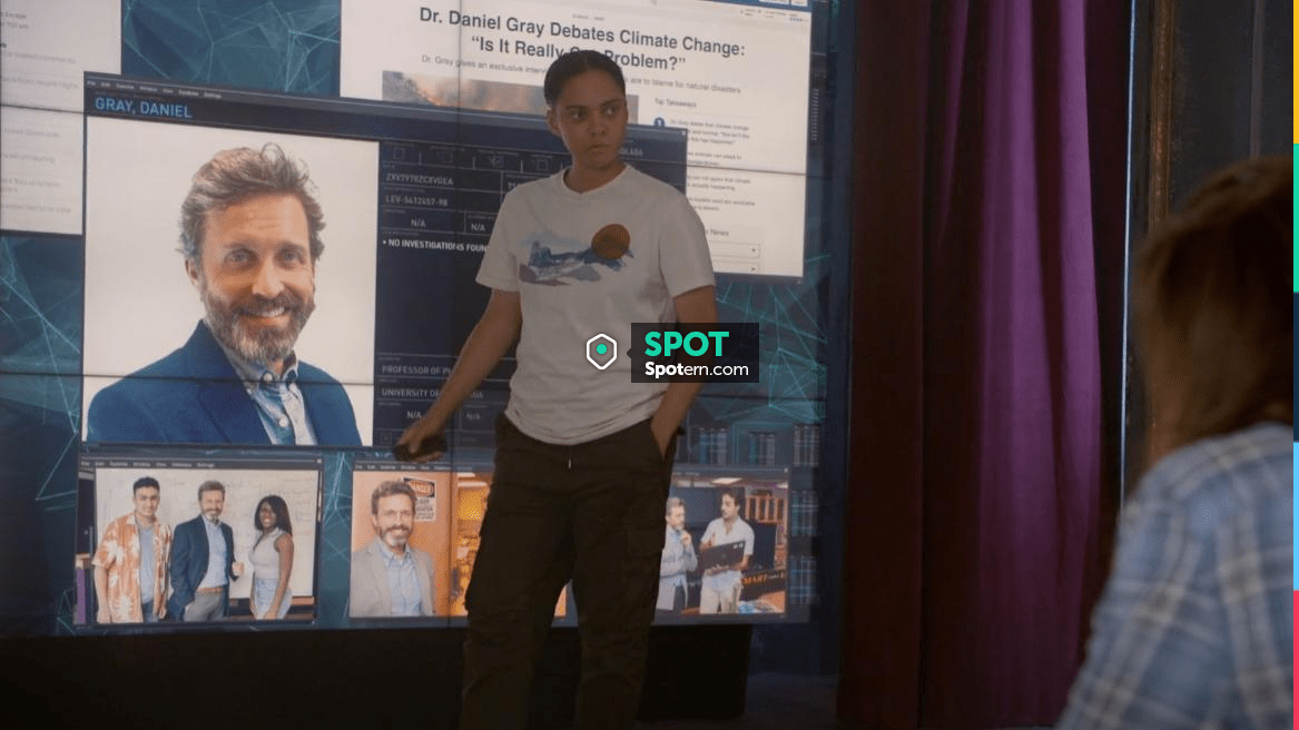 Goodfellow & Co Men's Short Sleeve Graphic T Shirt worn by Breanna ...