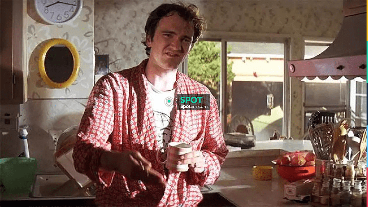 Smiling gloves white tee worn by Quentin Tarantino as seen in Pulp ...