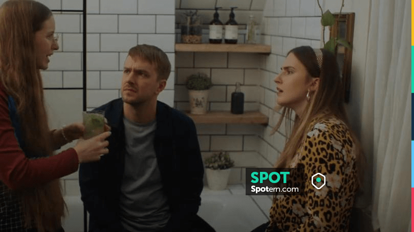 Topshop An­i­mal Flo­ral Print Pa­ja­ma Blouse worn by Ashley (Rosa ...