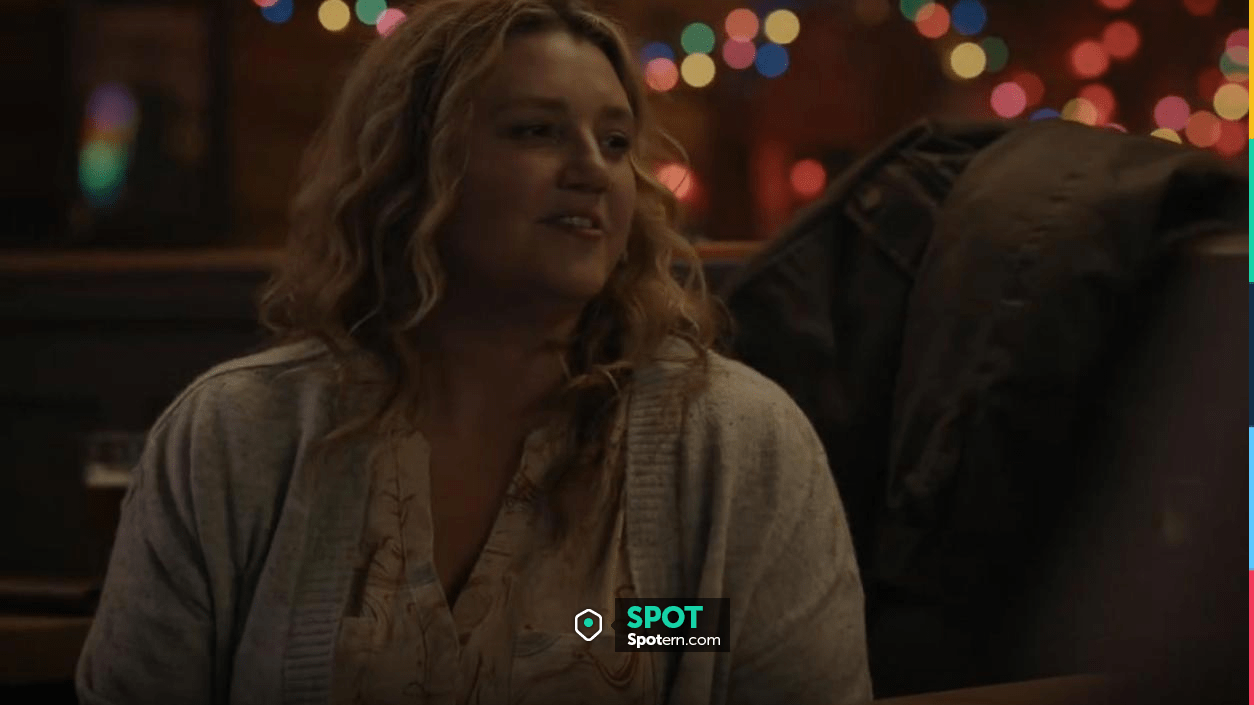 Gable Sprigs Pleat­ed Peas­ant Blouse worn-by Claire Muncy (Meredith ...