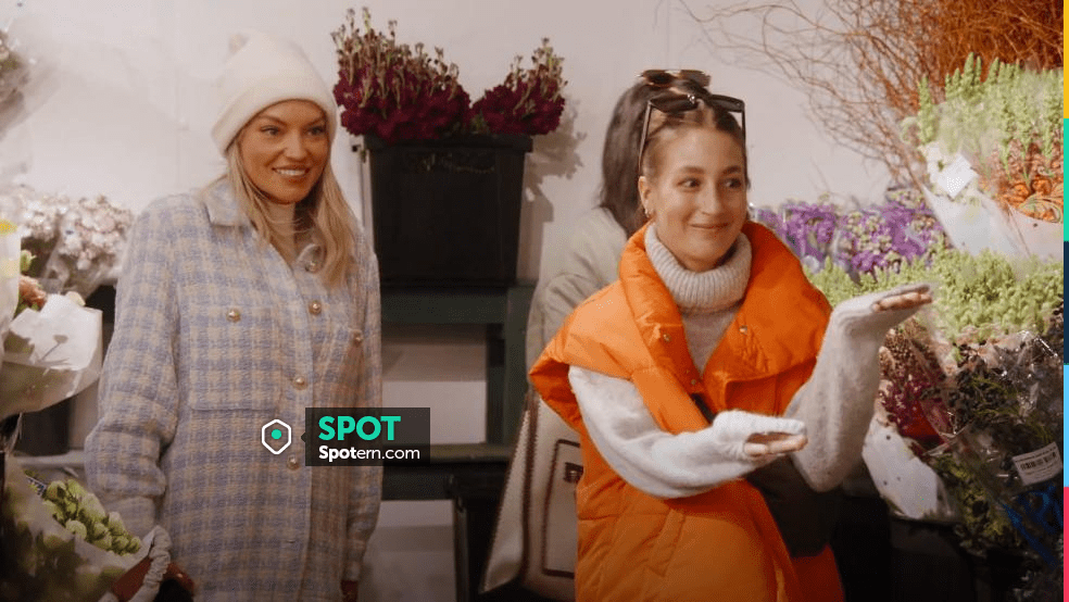 Zara Hound­stooth Tex­tured Over­shirt worn by Jessica Stocker as seen ...