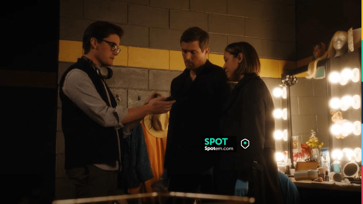 Burberry Calassic Trenchcoat worn by Sarah Truong (Mayko Nguyen) as ...