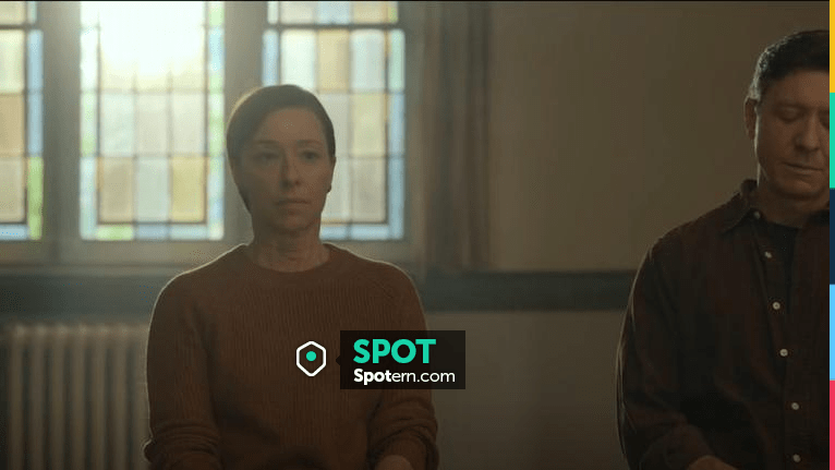 Maison Cashmere Meri­no-Cash­mere Sweat­shirt worn by Laura Broder ...