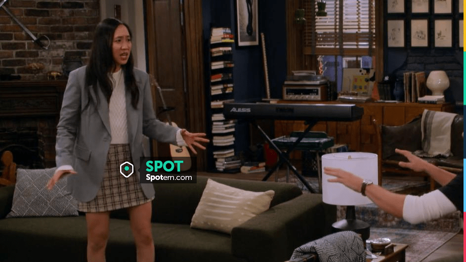 Babaton Lit­tle Tweed Mi­ni Skirt worn by Ellen (Tien Tran) as seen in How I Met Your Father ...