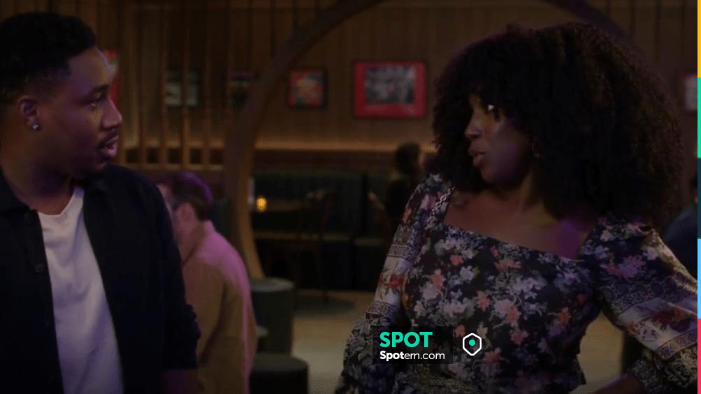 Alice + Olivia Clara­belle Flo­ral Top worn by Simone (Ashleigh Morghan ...