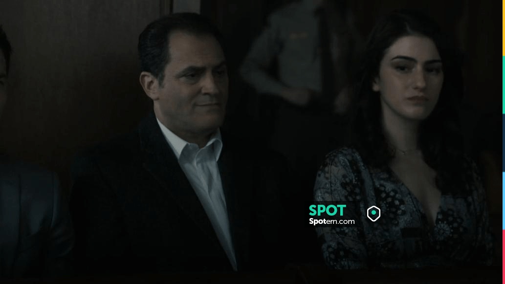 El vestido estampado Kooples Long Bandana usado por Fia Baxter (Lilli ...