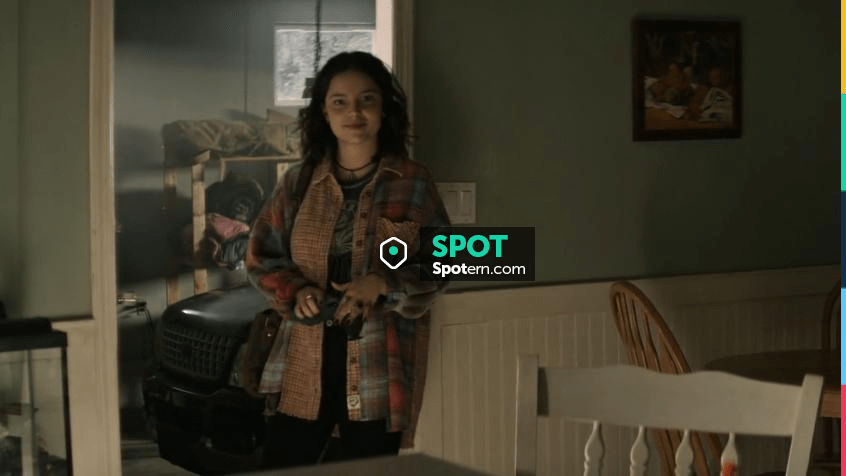 BDG Robbie Spliced Flannel Button Down Shirt worn by Sarah Cushing ...