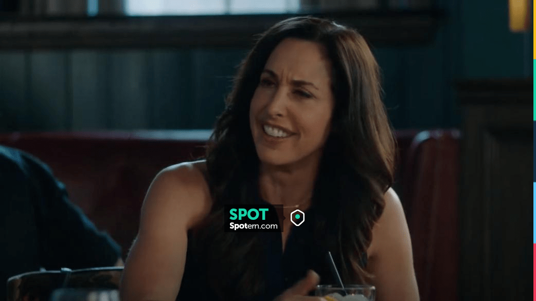 Gorjana Mini Parker Necklace worn by Kate Foster (Catherine Reitman) as ...