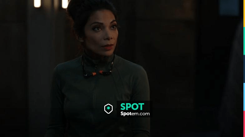 Lululemon De­fine Jack­et worn by Helen Tasker (Ginger Gonzaga) as seen ...