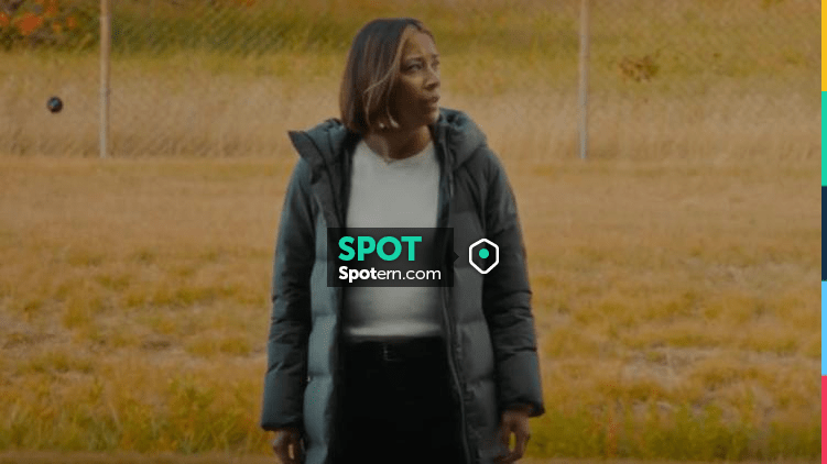 Herno Hood­ed Puffer Coat worn by Sarah Truong (Mayko Nguyen) as seen ...