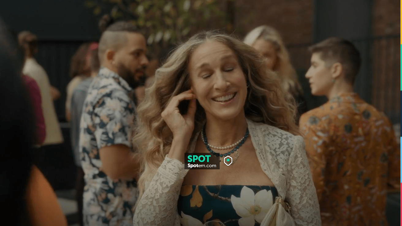 Nak Armstrong Small Dot Riviere Necklace worn by Carrie Bradshaw (Sarah ...