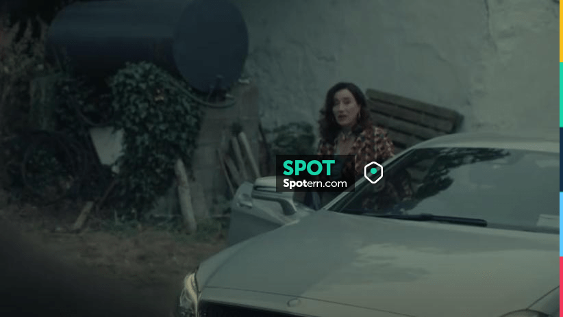 Zara Print­ed Blaz­er worn by Bridget 'Birdy' Goggins (Maria Doyle ...