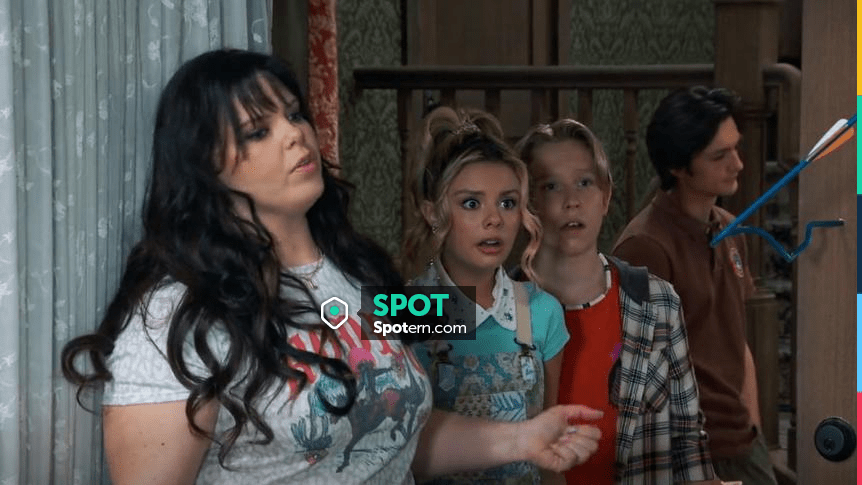 Bonvo Mono­gram Pen­dant Neck­lace worn by Lou Hockhauser (Miranda May ...