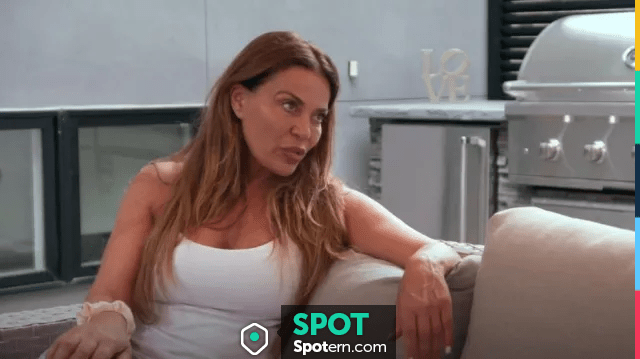 Beyond Yoga Spacedye Slim Racerback Cami usada por Dolores Catania como ...