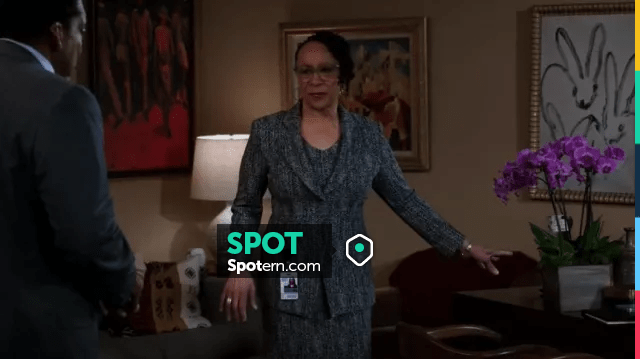 Armani Collezioni Her­ring­bone Jer­sey Blaz­er worn by Sharon Goodwin ...