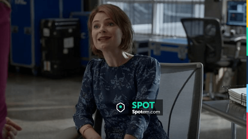 Reiss Melody Floral Print Mini Dress worn by Taylor Rentzel (MacKenzie ...