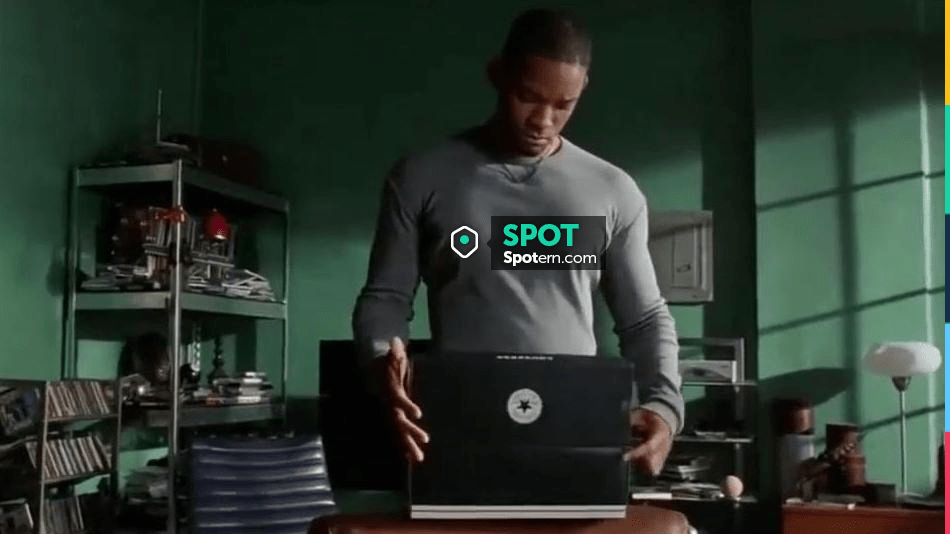 Long sleeve gym top in gray worn by Del Spooner (Will Smith) in I ...