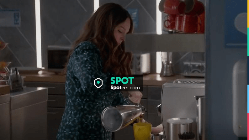 Cefinn Loella Printed Shirt Dress worn by Isabella Colón (Yara Martinez ...