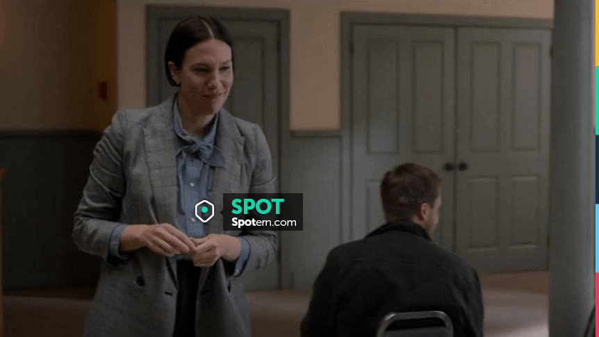 Amo Tie Neck Cham­bray Shirt worn by Olivia Elliot (Rebecca Henderson ...