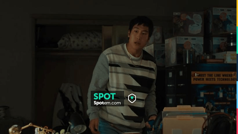 Alfani Geo­met­ric Cot­ton Crew­neck Sweater worn by Paul Cho (Young ...