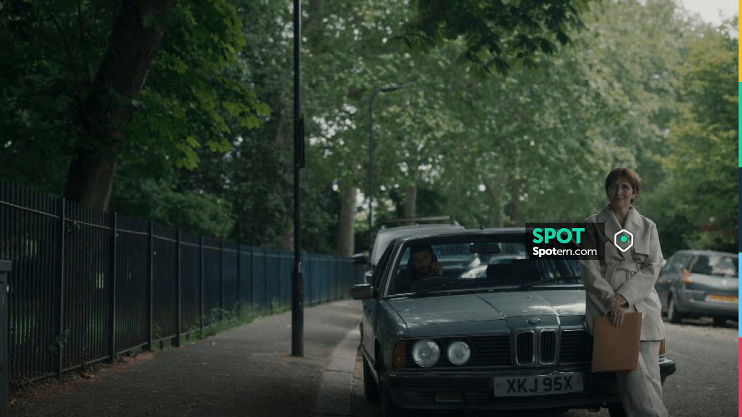 Joseph Chasy Belt­ed Wool Twill Jack­et worn by Carolyn Martens (Fiona ...