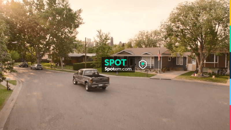 House of Joel Miller (Pedro Pascal) in The Last of Us TV series ...