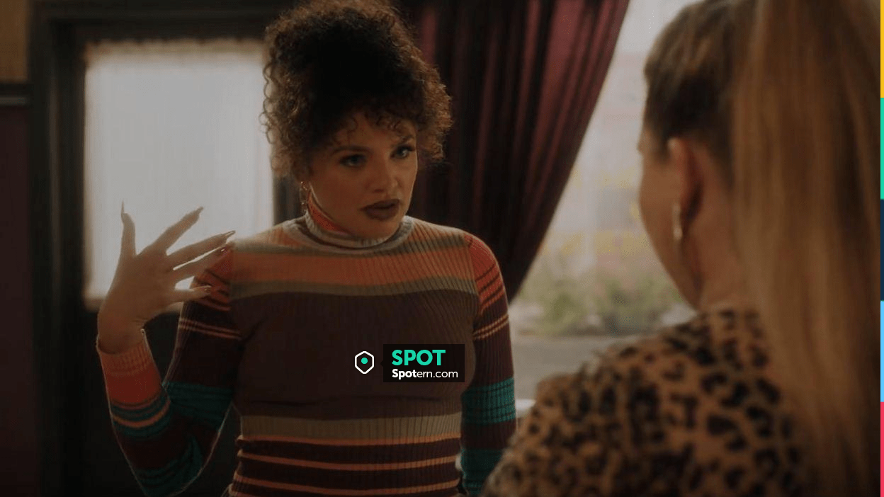 BDG Hudson Turtleneck Sweater worn by Aisha Duran as seen in Single ...