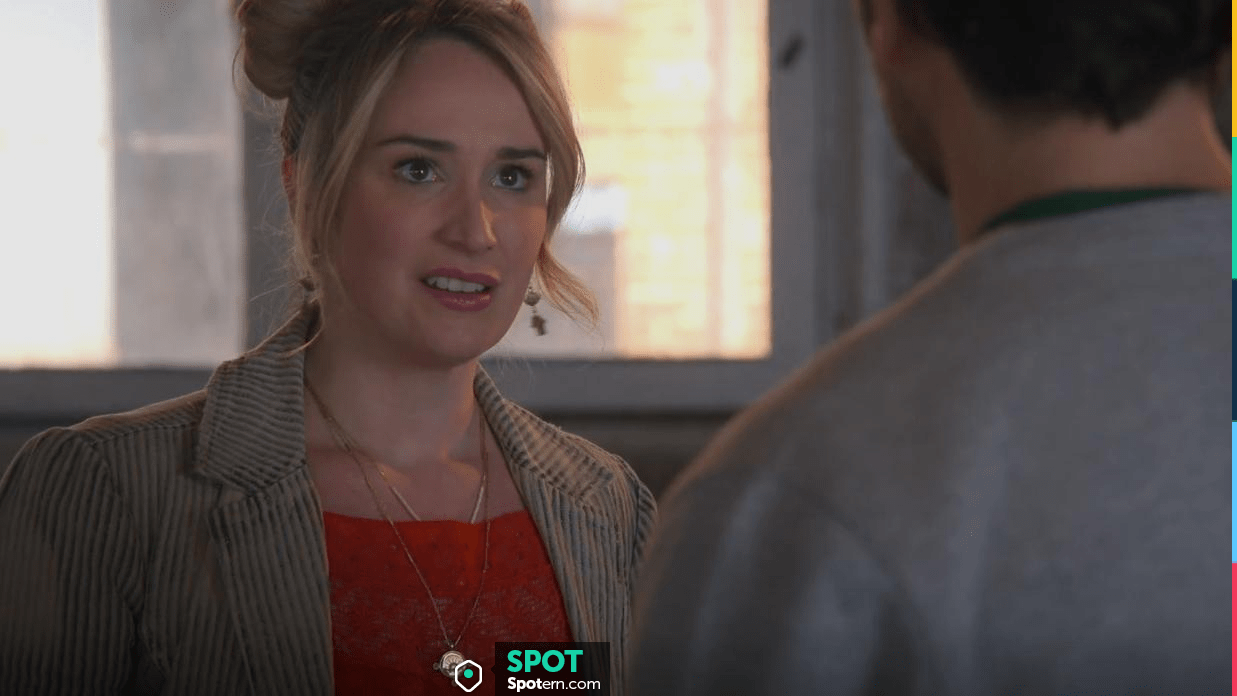 Madewell Cowrie Shell Seed Bead Neck­lace worn by Davia Moss (Emma ...