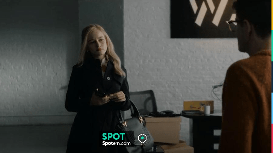 Chloé Medi­um Mar­cie Satchel worn by Anna Delvey (Julia Garner) as ...