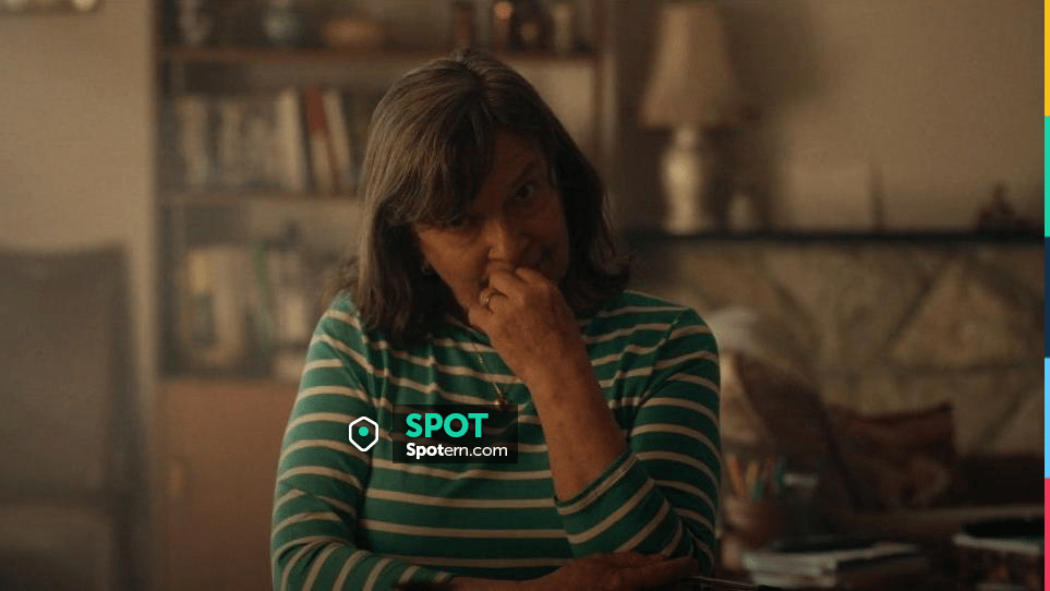 John lewis Crew Cloth­ing Stripe Print Cot­ton Top worn by Elizabeth ...