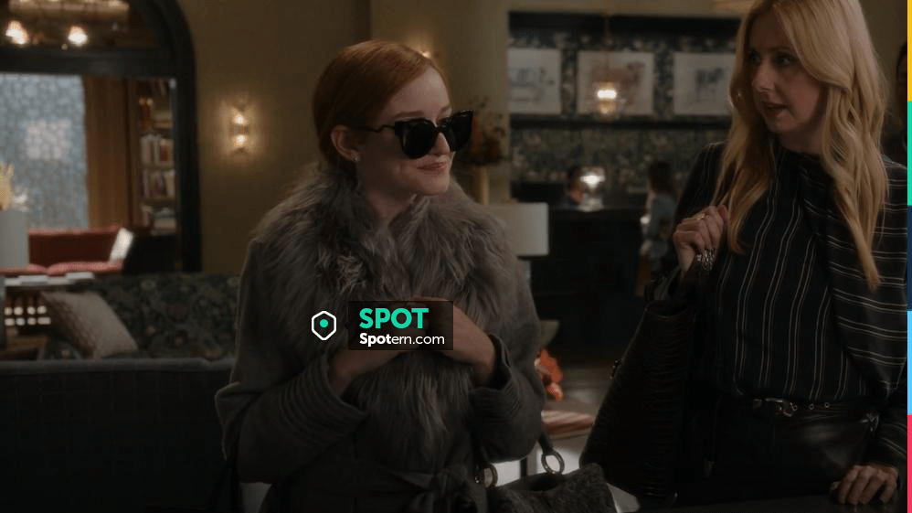 Sentaler Long Coat With Fur Collar worn by Anna Delvey (Julia Garner ...