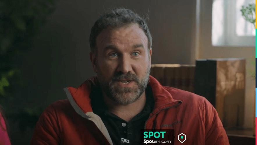 Patagonia R1 Full-Zip Jack­et worn by Ross Kubiak (Ross Kimball) as ...