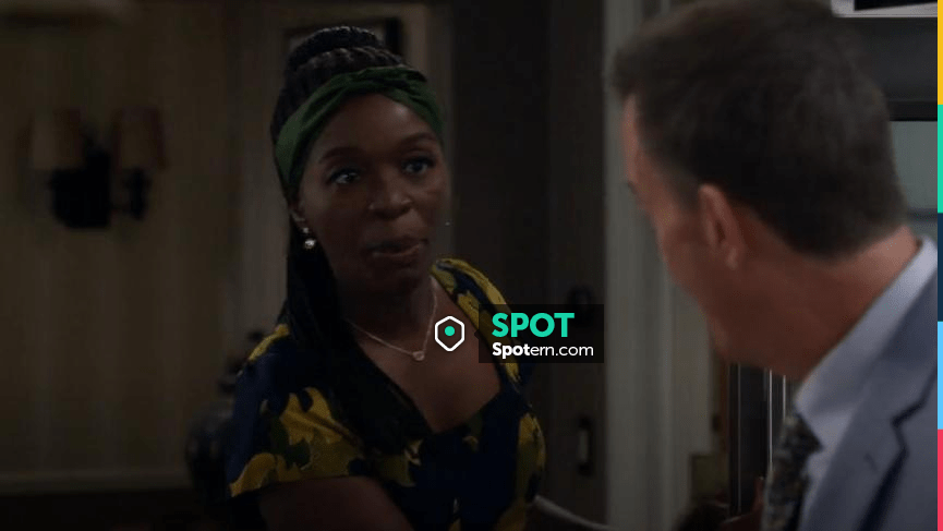 Kendra Scott Elisa Collier porté par Abishola (Folake Olowofoyeku) vu dans Bob Hearts Abishola ...