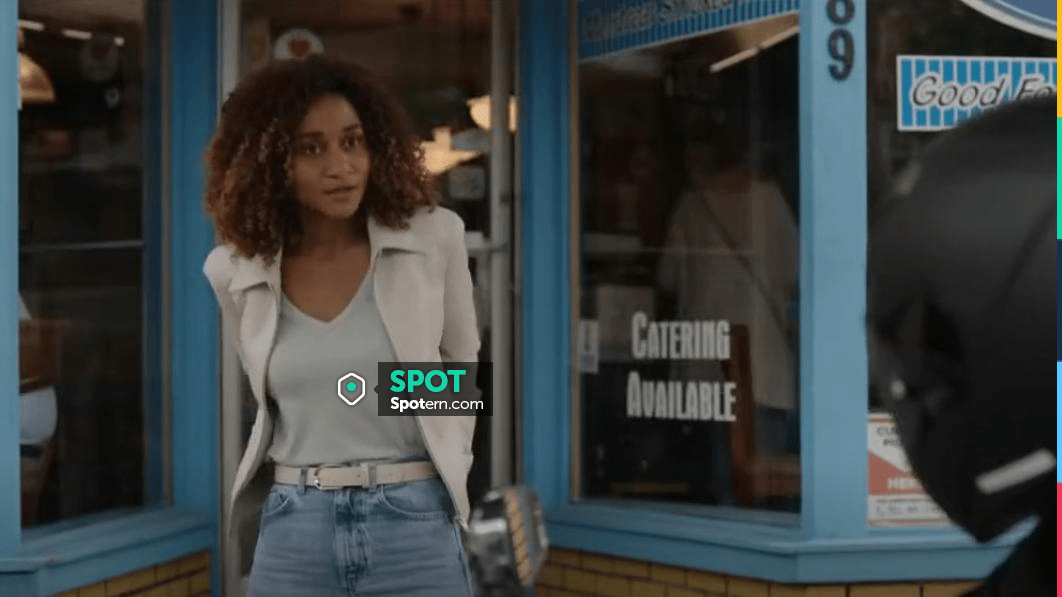 Madewell Whisper Cotton V Neck Pocket Tee worn by Sydney Shandon ...