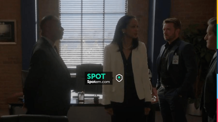 Kobi Halperin Elle Tweed Jack­et worn by Selena Grayson (Anne-Marie ...