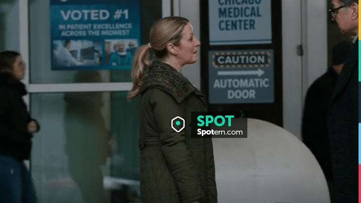 Prana Green Puffer Coat porté par l’infirmière Monique (Casey Tutton ...