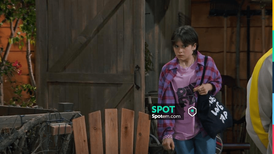 T-shirt imprimé oversize H&M porté par Winnie Webber (Shiloh Verrico ...