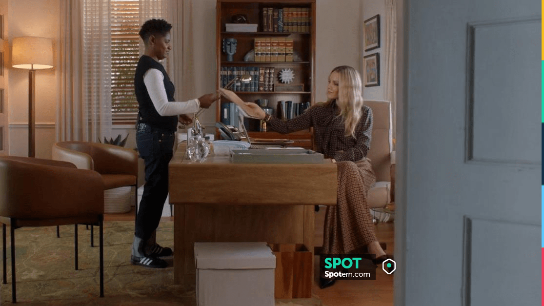 Prada Pointed Toe 100 Pumps worn by Laura Fine-Baker (Monet Mazur) as ...