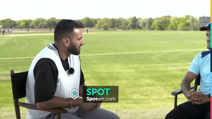 Uniqlo Washable V-Neck Vest worn by Ashan Singh as seen in Good Morning ...