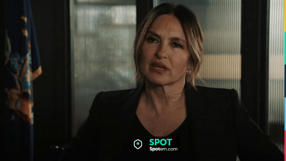 Agolde Tavi V Neck Top worn by Detective Olivia Benson (Mariska ...