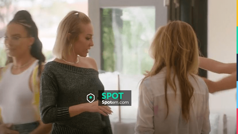 Suéter Superdown Marla usado por Mary Fitzgerald como se ve en Selling ...