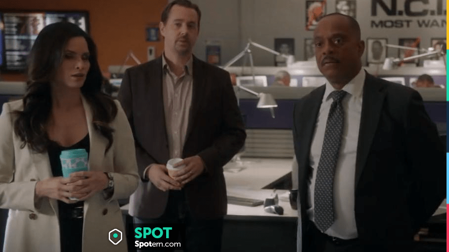 Brunello Cucinelli Blaz­er Jack­et worn by Jessica Knight (Katrina Law ...