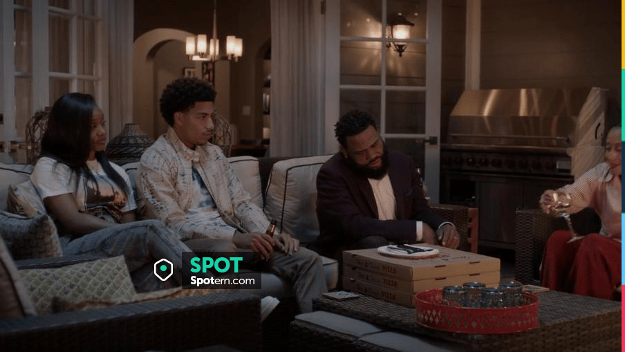 Ulla Johnson Brier Jeans worn by Olivia Lockhart (Katlyn Nichol) as ...