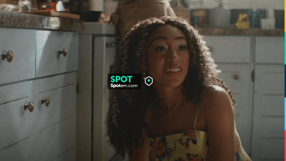 Madewell Freshwater Pearl Heart Statement Earrings worn by Isabella LaRue (Lexi Underwood) as ...