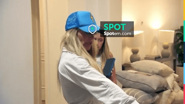 Aviator Nation Vin­tage Bolt Truck­er Hat worn by Jennifer Pedranti as ...