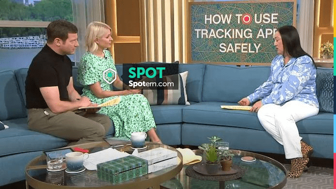 Robe Midaxi à plusieurs niveaux florale verte New Look portée par Holly ...